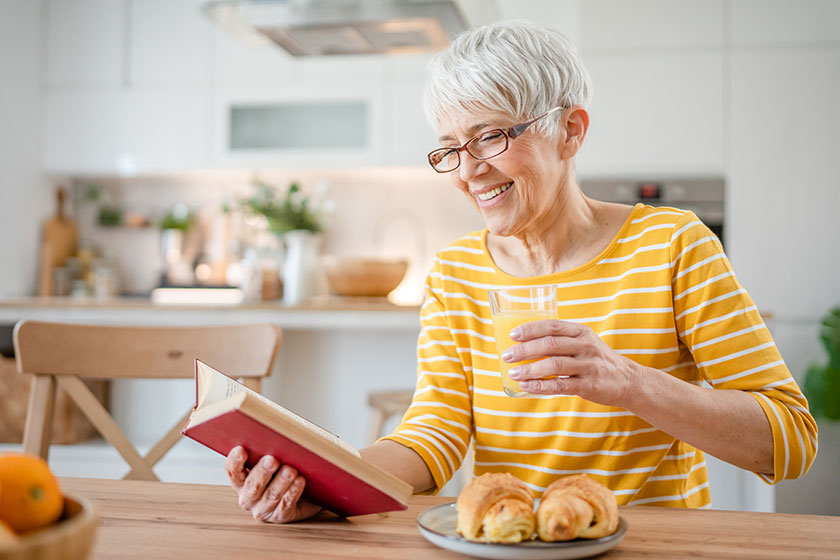 Senior Living Reading Space: 5 Ways Senior Living Provides A Cozy Area ...