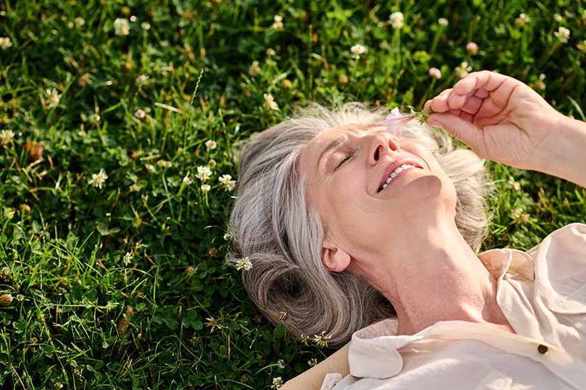 The Healing Power Of Outdoor Therapy For Your Loved One With Dementia ...